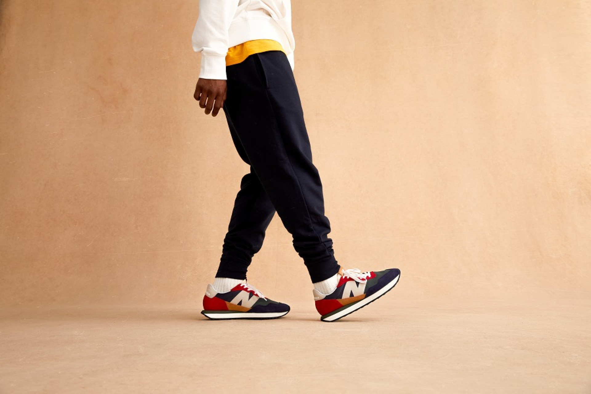 FEEL THE 70s VIBE IN NEW BALANCE 237 | Buzz - Online Shop
