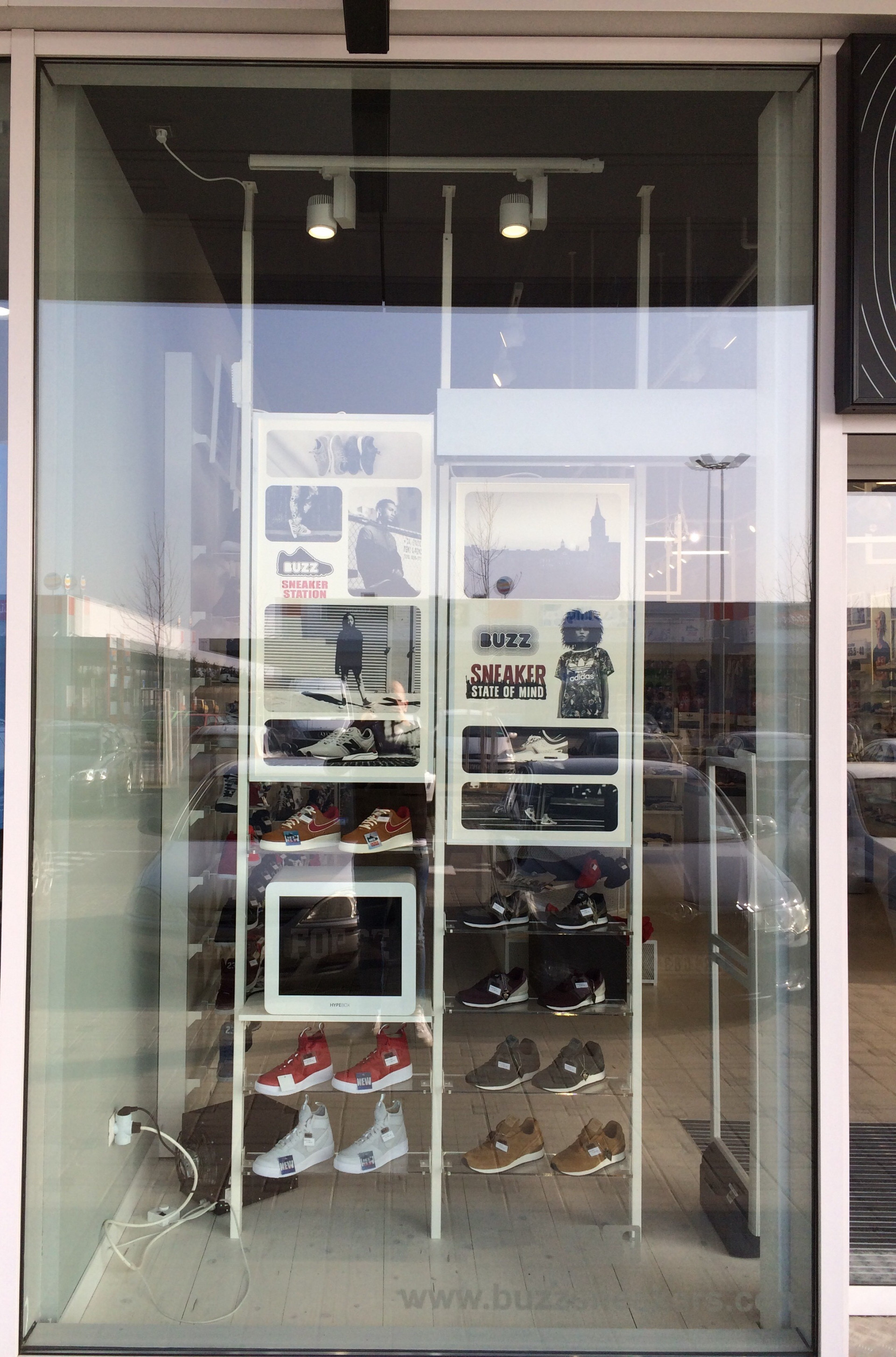 Buzz Zrenjanin – Radnja | Buzz - Online Shop